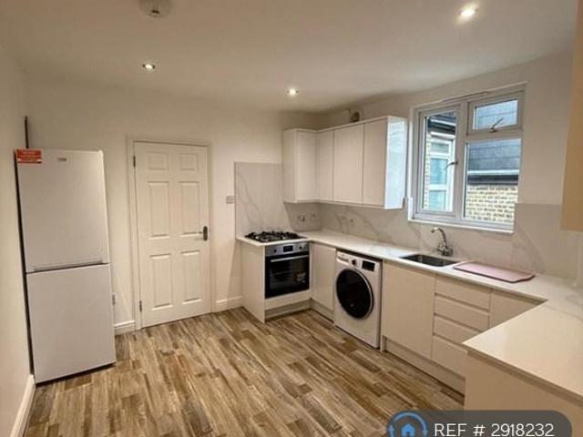 3 bedroom flat to rent