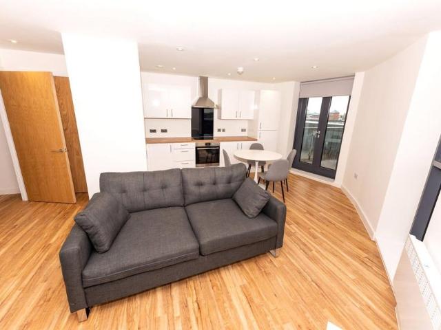 3 bedroom flat to rent