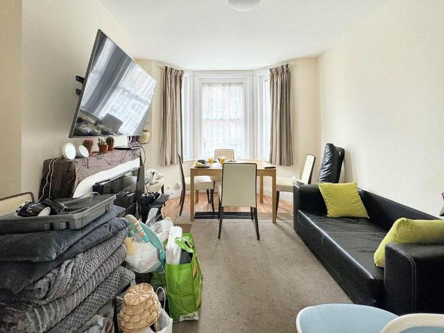 3 bedroom flat to rent