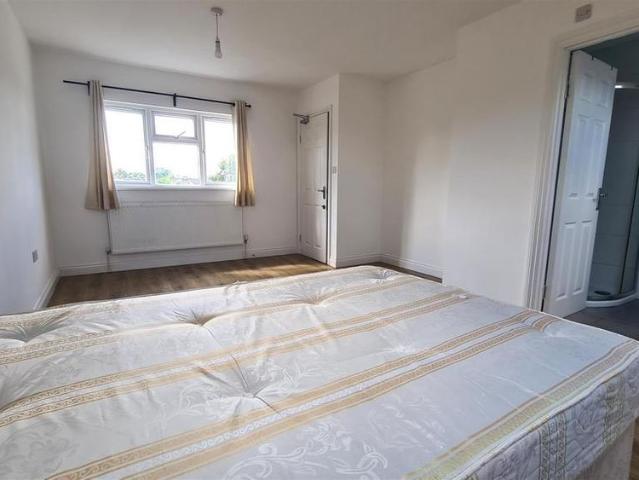3 bedroom flat to rent