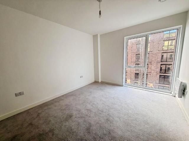 3 bedroom flat to rent