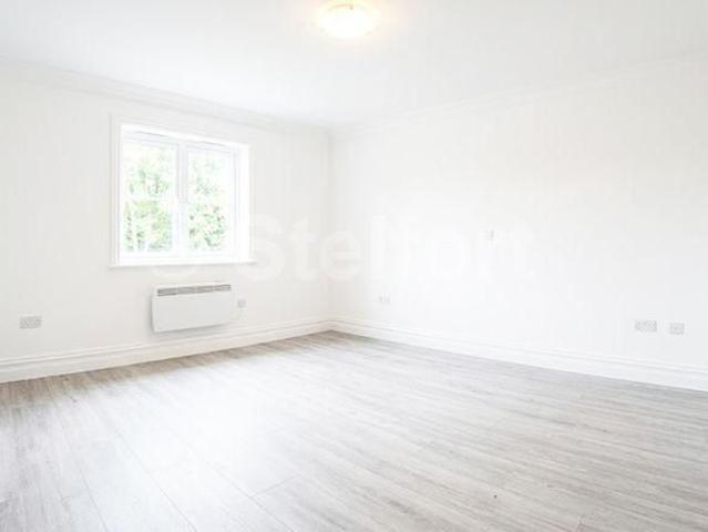 3 bedroom flat to rent