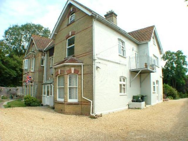 3 bedroom flat to rent