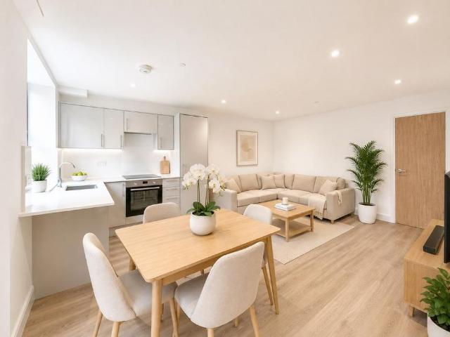 3 bedroom flat to rent