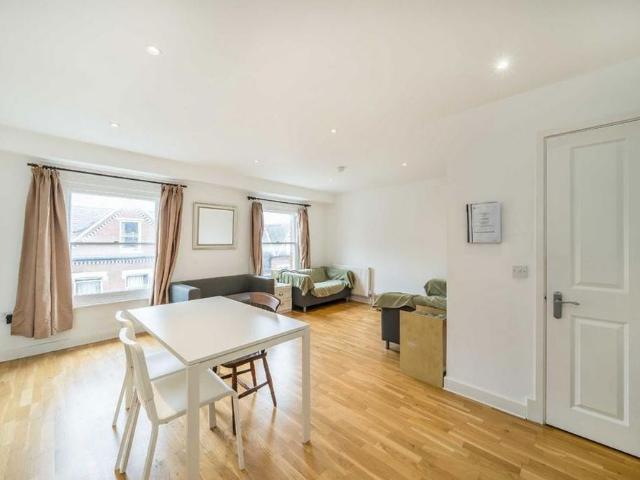 3 bedroom flat to rent