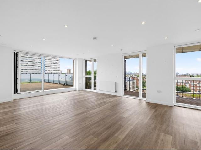 3 bedroom flat to rent