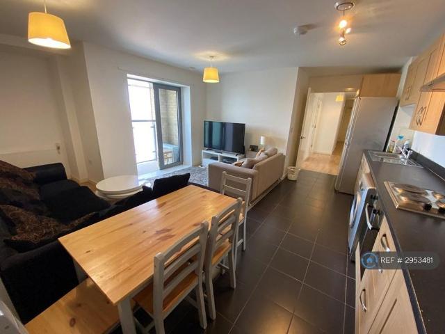 3 bedroom flat to rent
