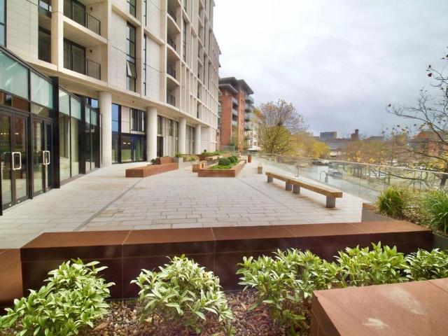 3 bedroom flat to rent