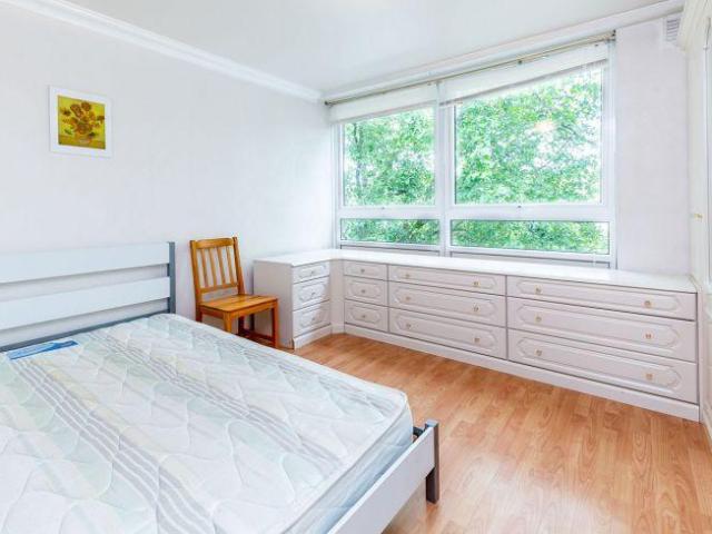 3 bedroom flat to rent