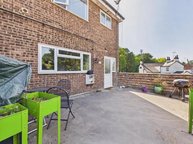 3 bedroom flat to rent