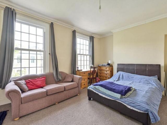 3 bedroom flat to rent