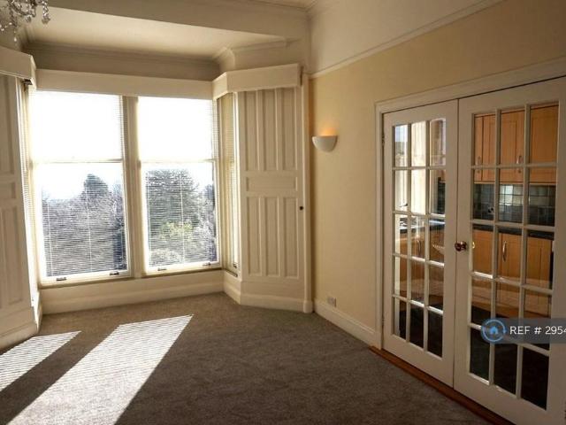 3 bedroom flat to rent