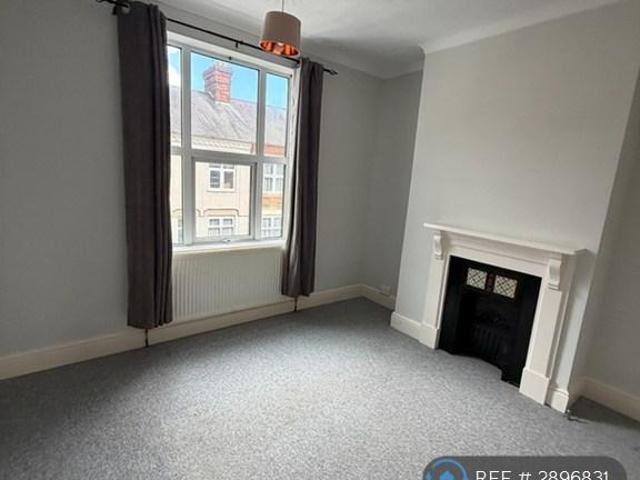 3 bedroom flat to rent