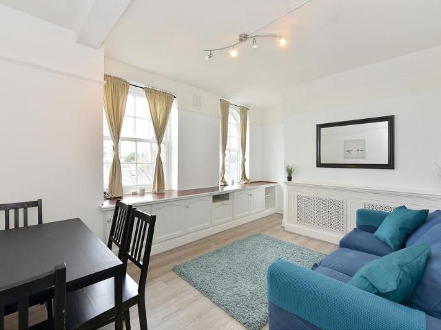 3 bedroom flat to rent
