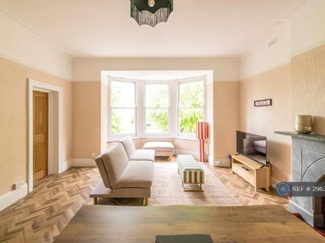 3 bedroom flat to rent