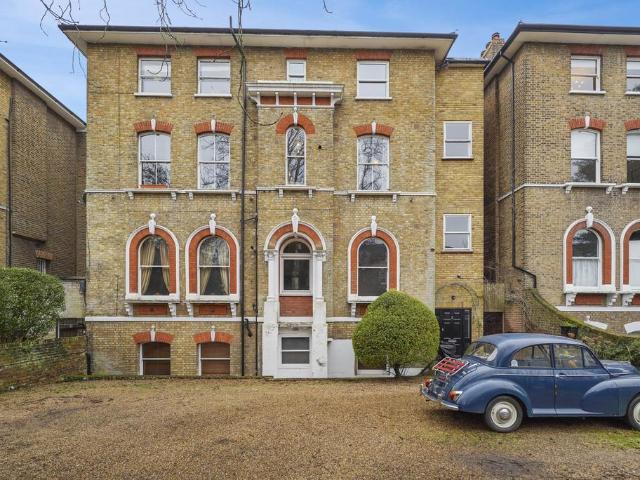 3 bedroom flat to rent