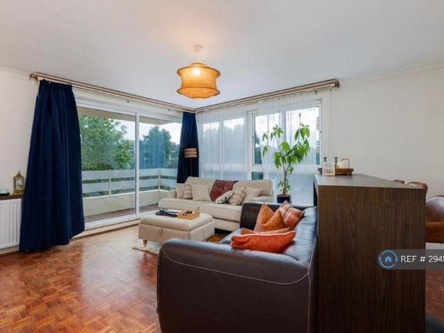 3 bedroom flat to rent