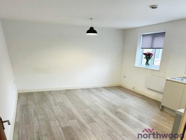 3 bedroom flat to rent