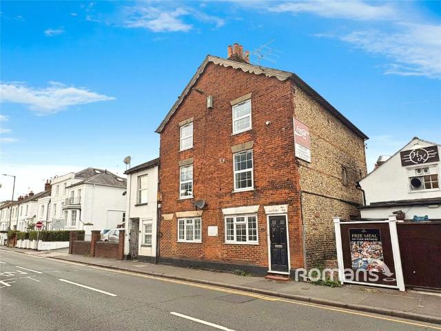 3 bedroom flat to rent