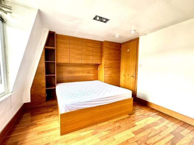 3 bedroom flat to rent