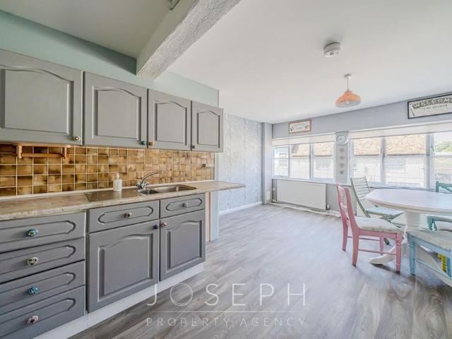 3 bedroom flat to rent