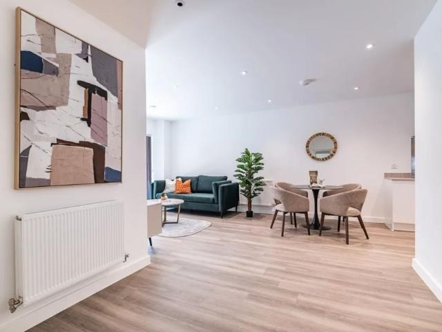 3 bedroom flat to rent