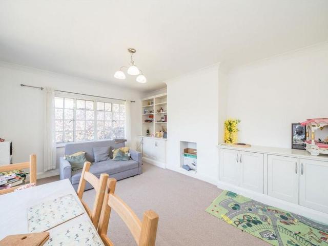 3 bedroom flat to rent