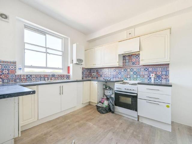 3 bedroom flat to rent