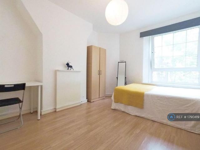 3 bedroom flat to rent