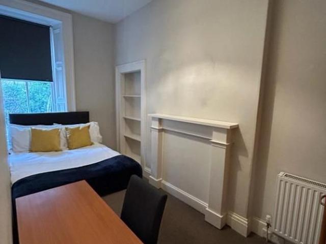 3 bedroom flat to rent