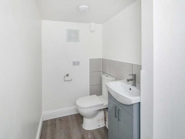 3 bedroom flat to rent