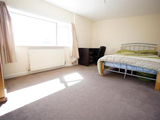 3 bedroom flat to rent