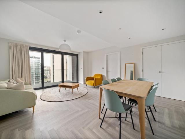 3 bedroom flat to rent