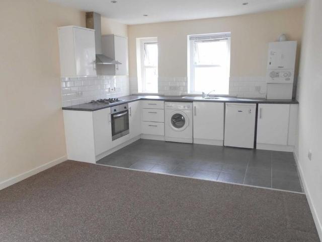 3 bedroom flat to rent