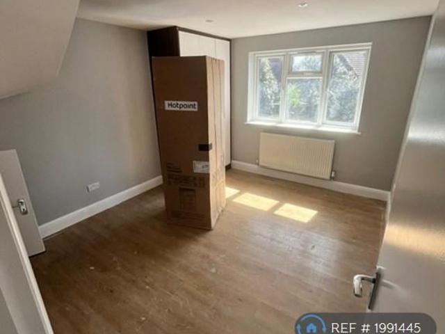 3 bedroom flat to rent