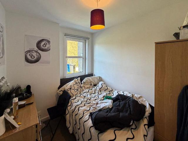 3 bedroom flat to rent