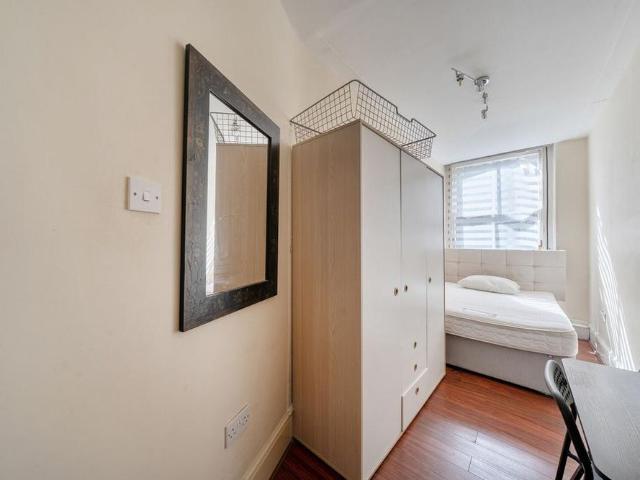 3 bedroom flat to rent