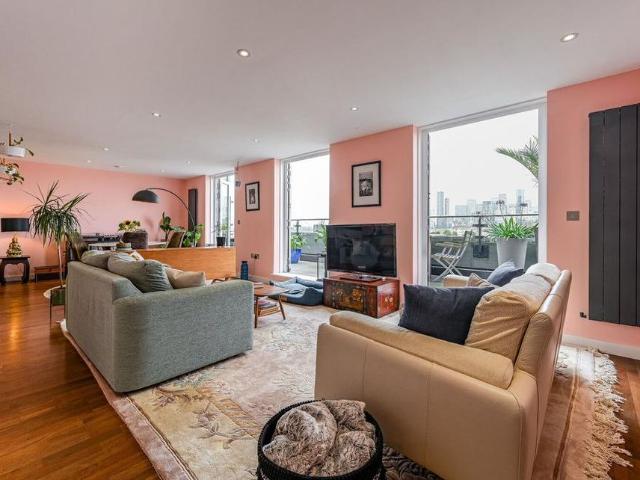 3 bedroom flat to rent