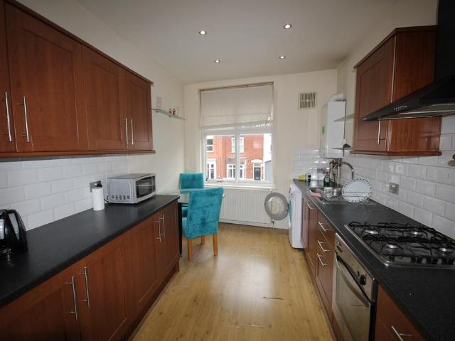 3 bedroom flat to rent