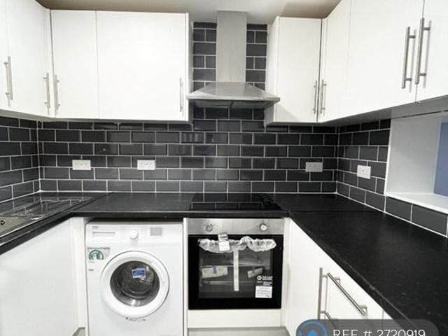 3 bedroom flat to rent