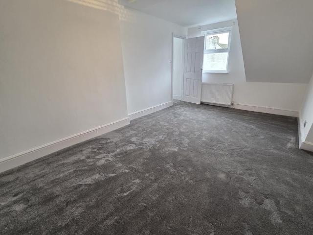 3 bedroom flat to rent