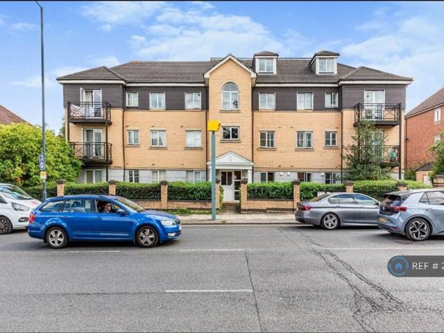 3 bedroom flat to rent