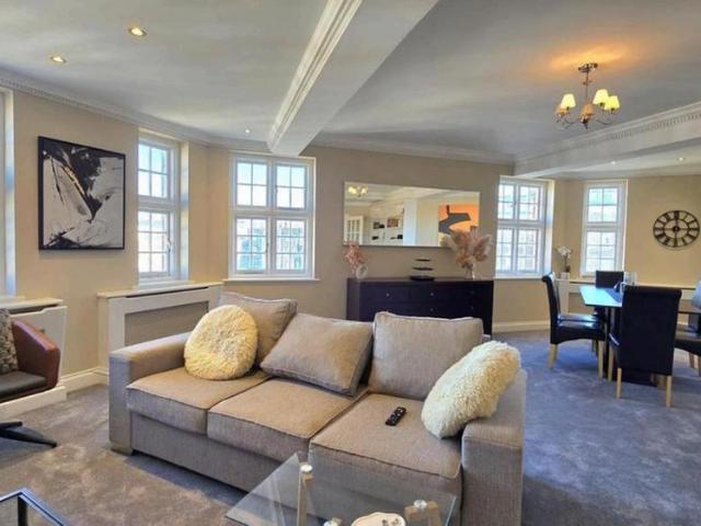 3 bedroom flat to rent