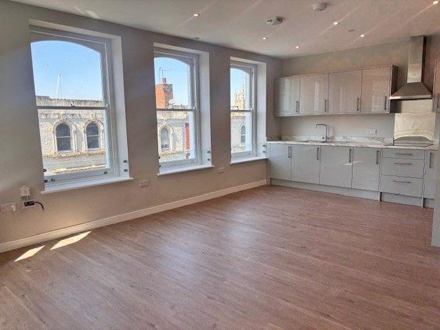 3 bedroom flat to rent