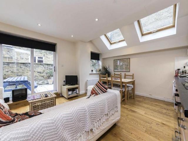 3 bedroom flat to rent