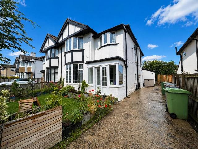 3 bedroom flat to rent