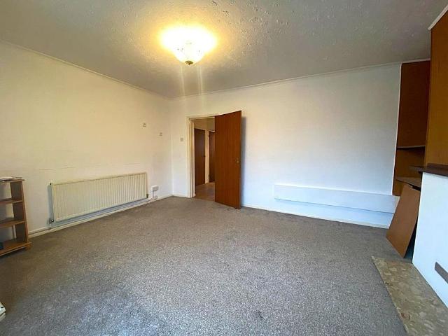 3 bedroom flat to rent