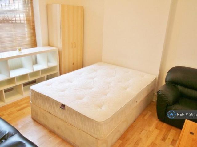 3 bedroom flat to rent