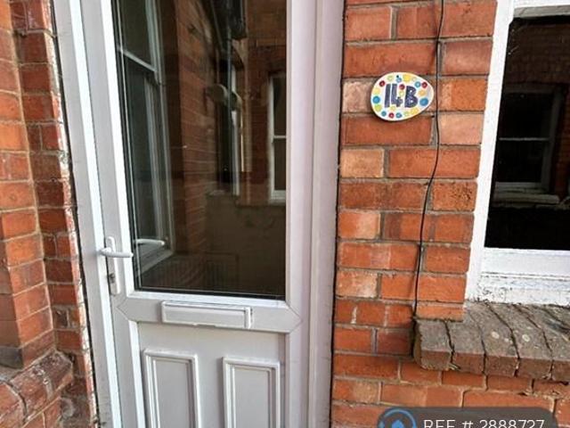 3 bedroom flat to rent