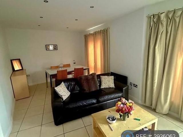 3 bedroom flat to rent